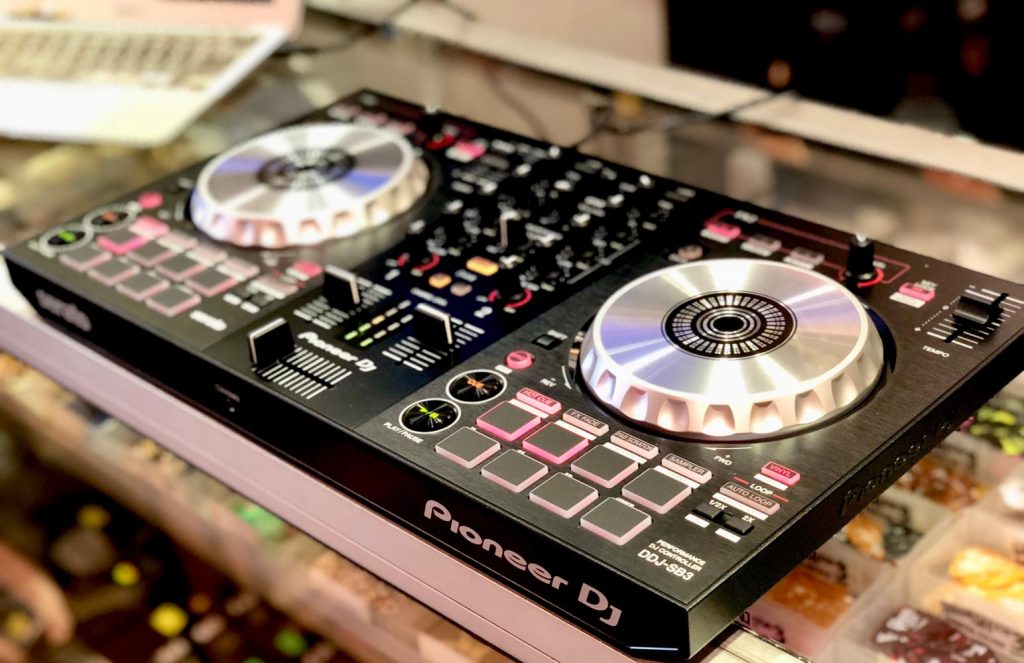 7 Best DJ Controllers for Beginners (Spring 2025) - Reviews & Buying Guide