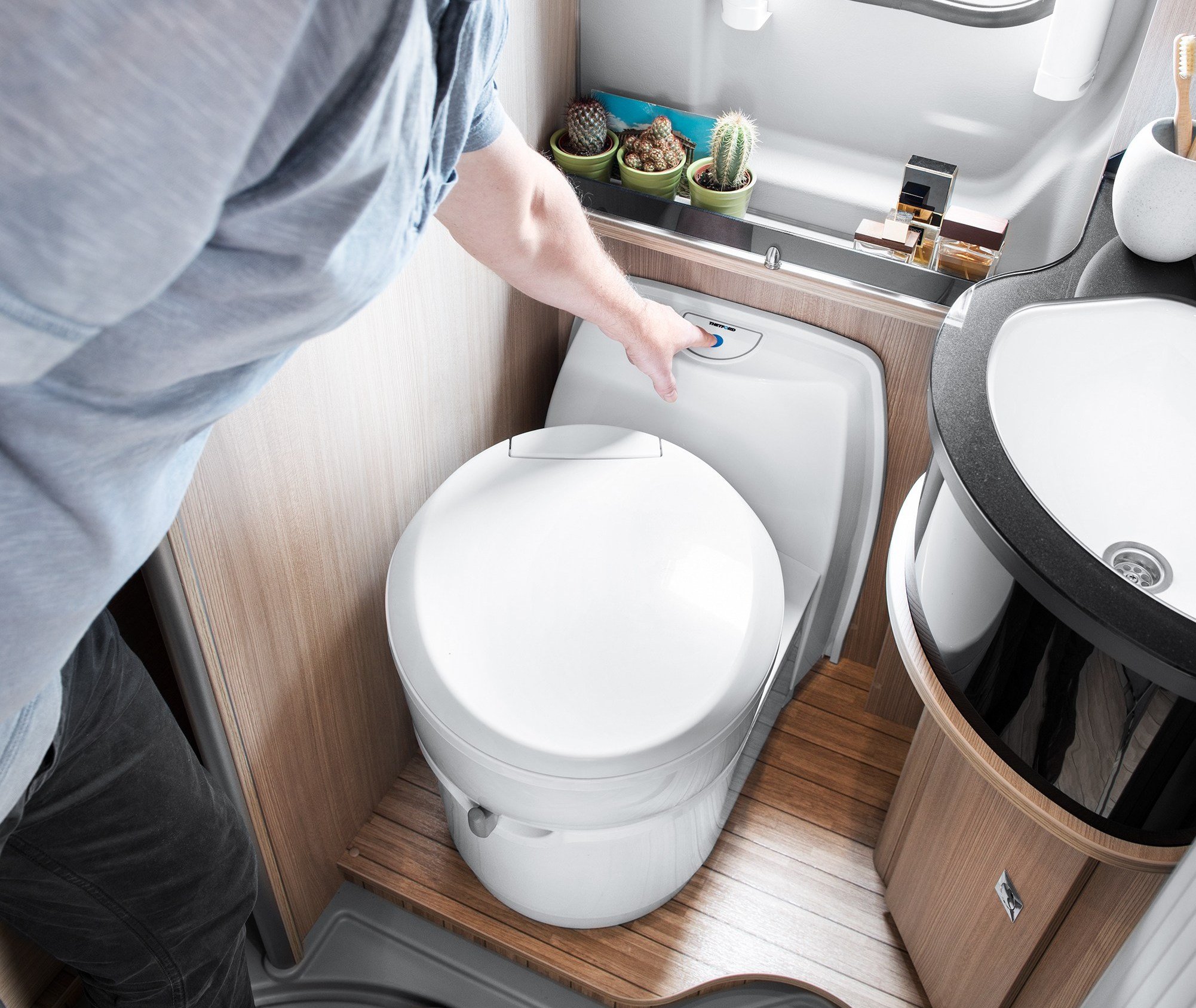 8 Best RV Toilets (Fall 2023) – Reviews & Buying Guide﻿