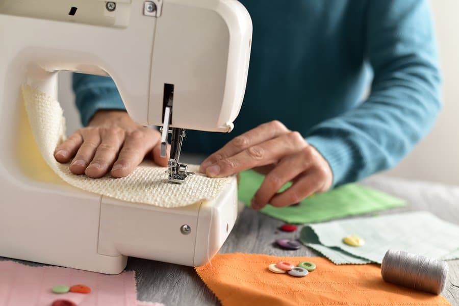 6 Best Sewing Machines For Beginners (Winter 2024) – Reviews & Guide