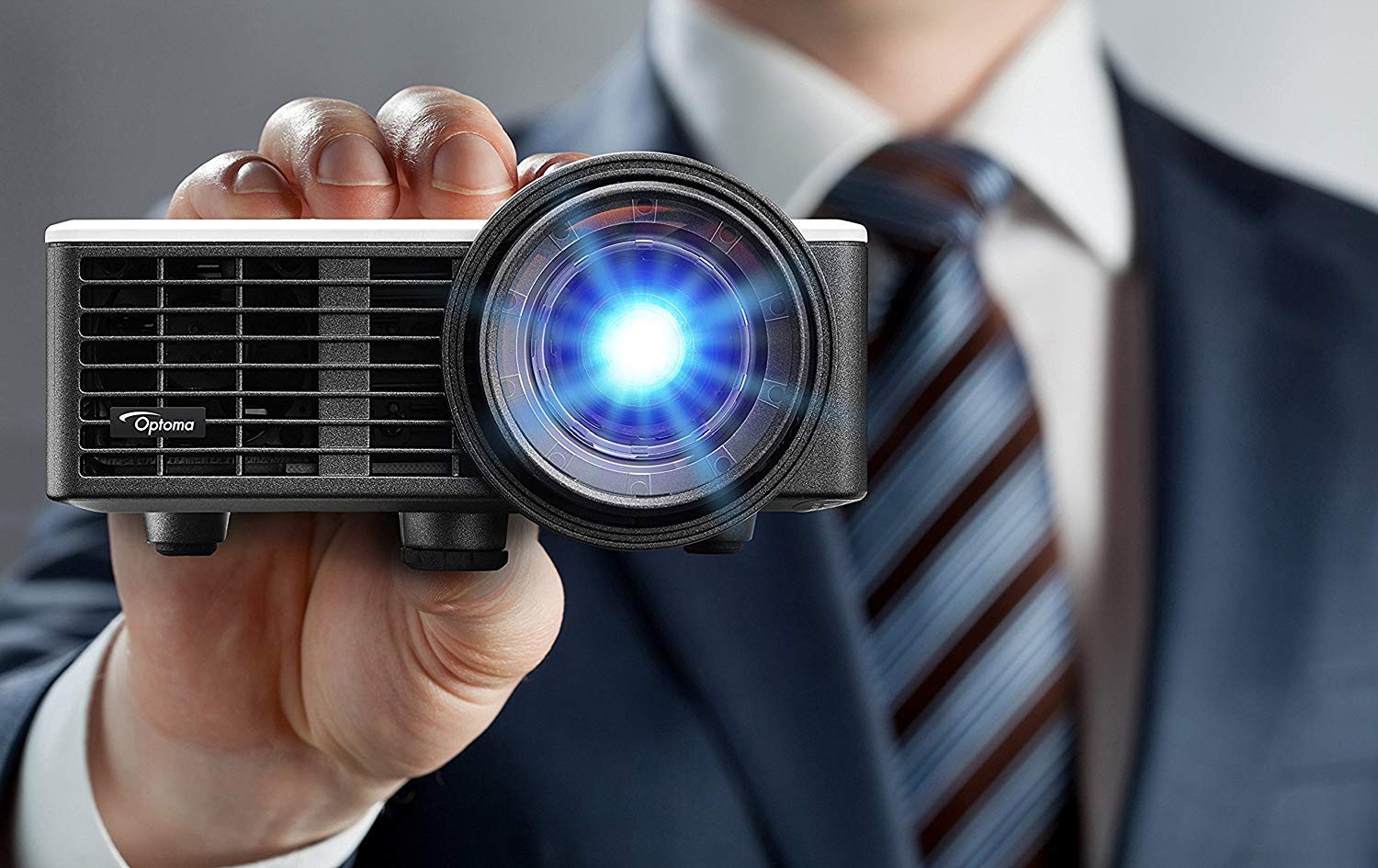 7 Best Pico Projectors (Winter 2024) – Reviews & Buying Guide