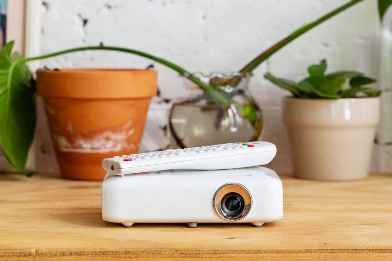 7 Best Pico Projectors (Winter 2024) – Reviews & Buying Guide
