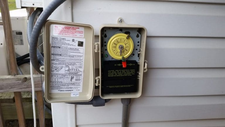 7 Best Pool Pump Timers (Winter 2025) – Reviews & Buying Guide