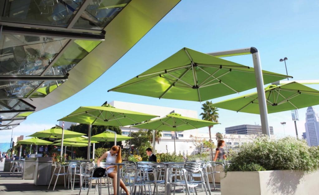 10 Best Cantilever Umbrellas (Winter 2025) – Reviews & Buying Guide