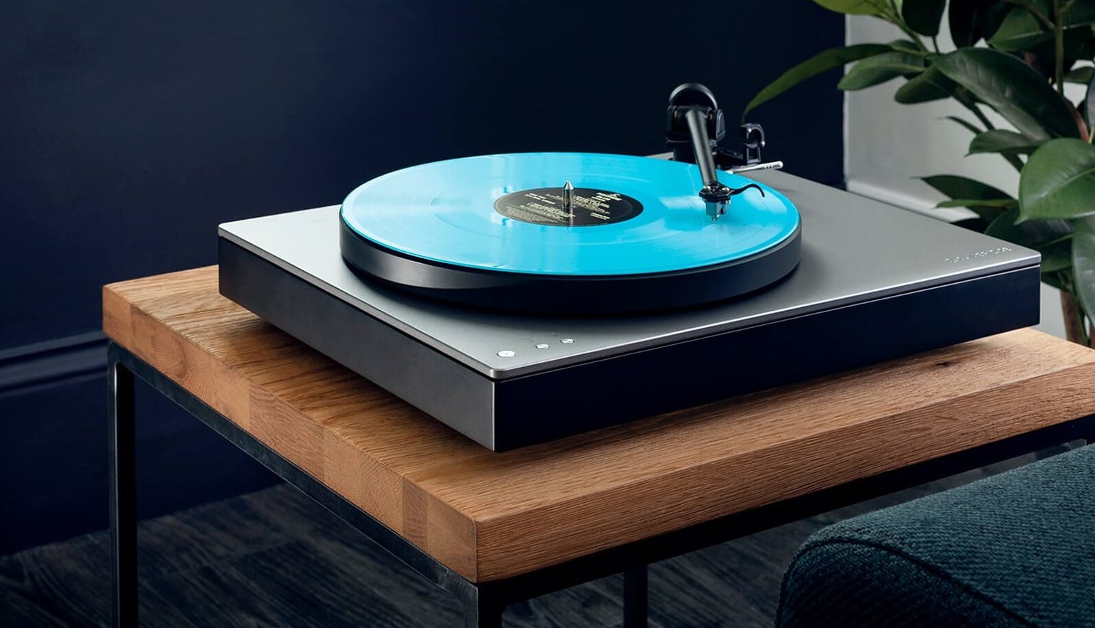 5 BestTurntables Under 2000 (Fall 2023) — Reviews & Buying Guide