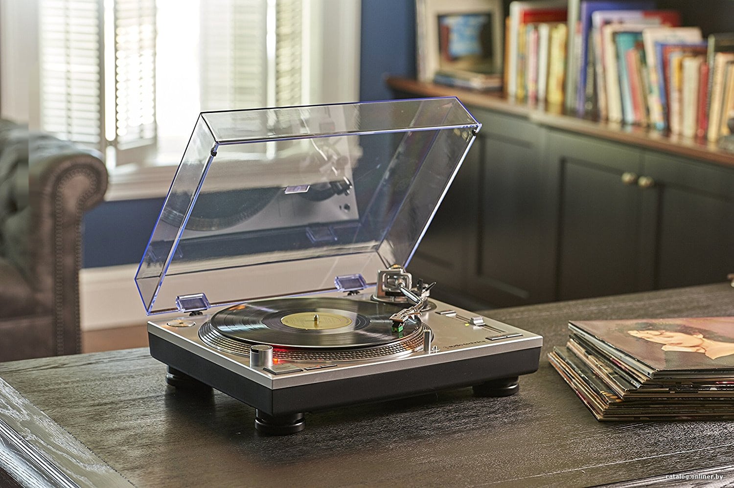 6 Best Automatic Turntables (Winter 2025) – Reviews & Buying Guide