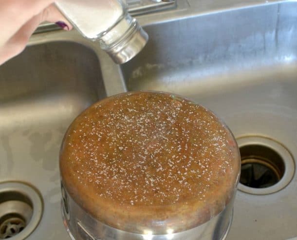 How to Clean Bottom of Pans: Methods That Work