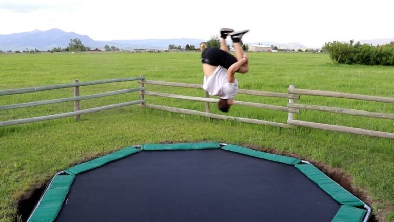 Top 16 Awesome Trampoline Tricks - Advanced and Easy Variations (Spring ...