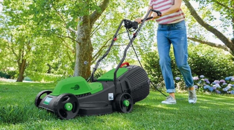 How Do Lawn Mowers Work? - Everything You Need to Know [Upd. 2021]