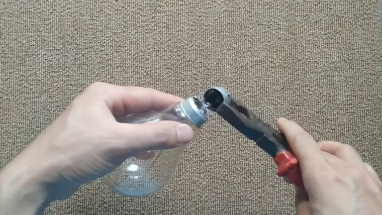 How to Make a Projector Without a Magnifying Glass: 6-Step Guide