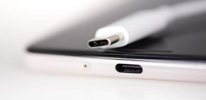 How to Connect Phone to Projector Using USB: 5 Methods Considered