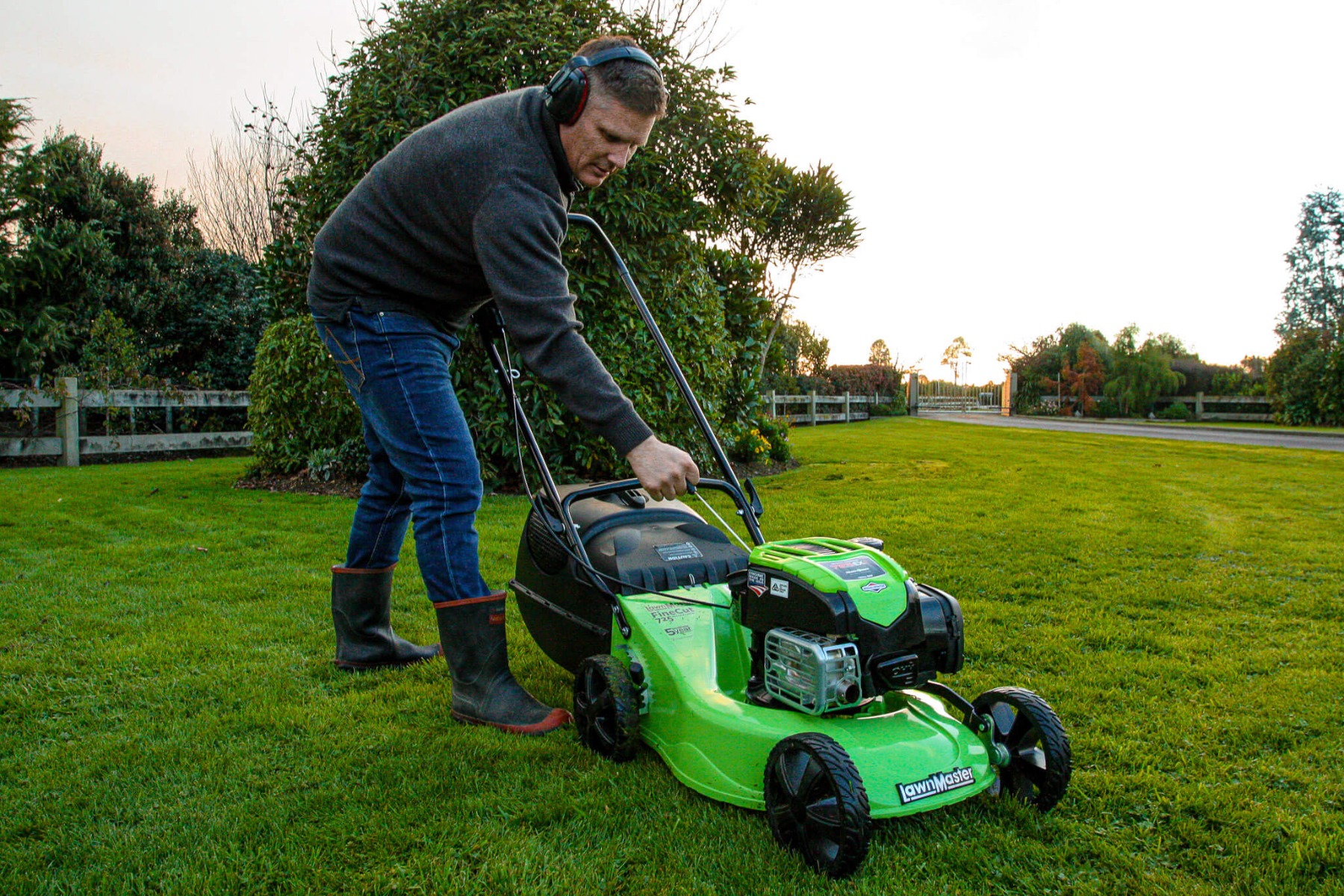 How to Start a Lawn Mower: Everything You Need to Know (Winter 2024)