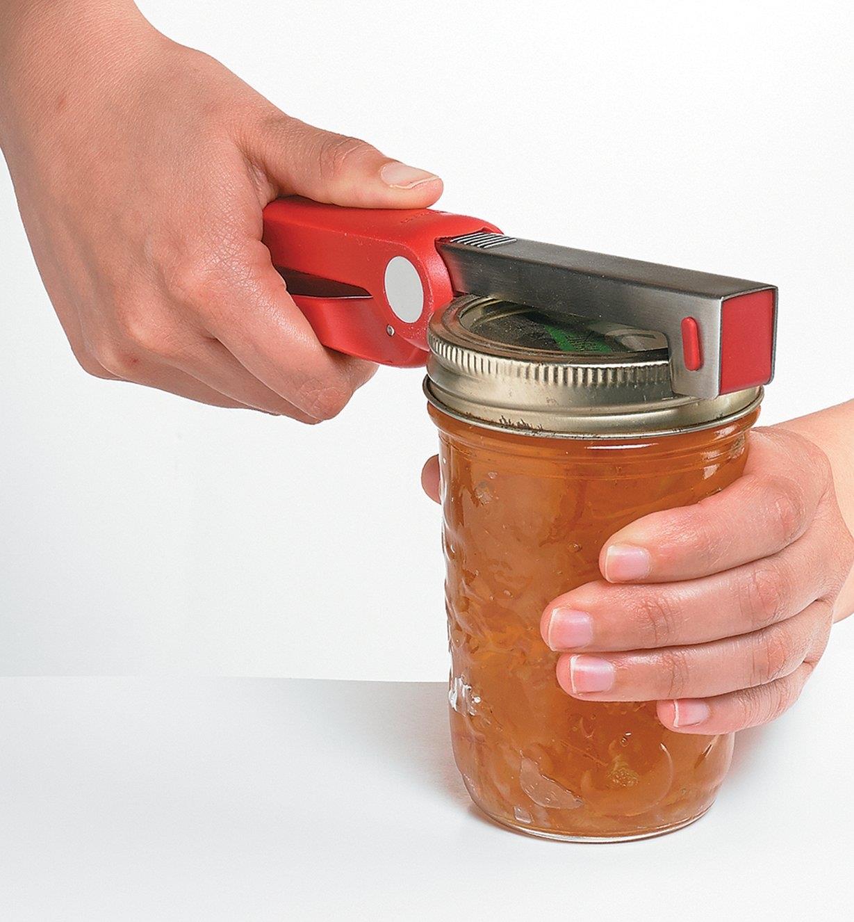 8 Best Jar Openers - Expert Reviews [Upd. Spring 2026]