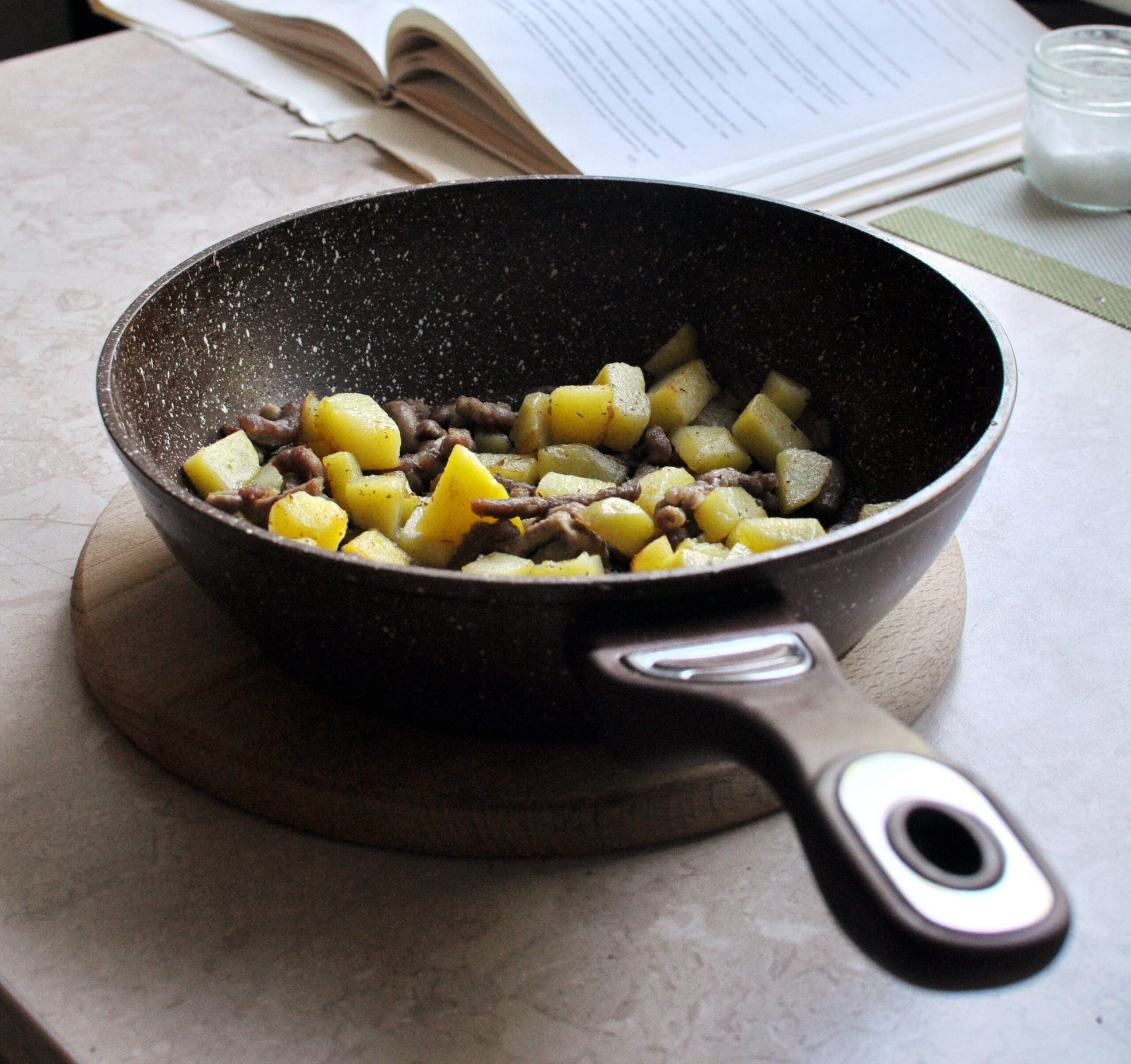 11 Best Ceramic Frying Pans – Expert Reviews [Upd. Fall 2022]